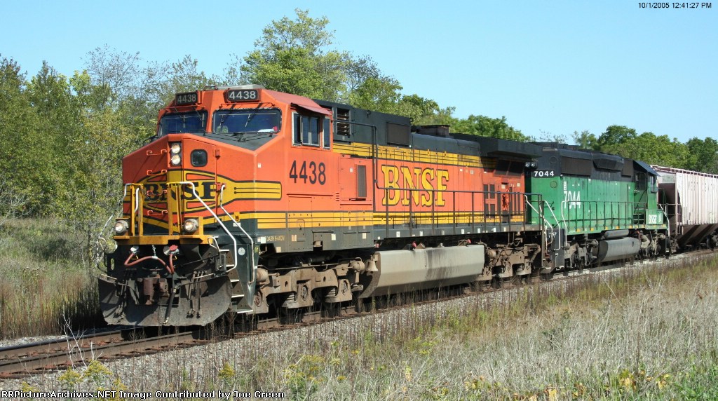 BNSF 4438